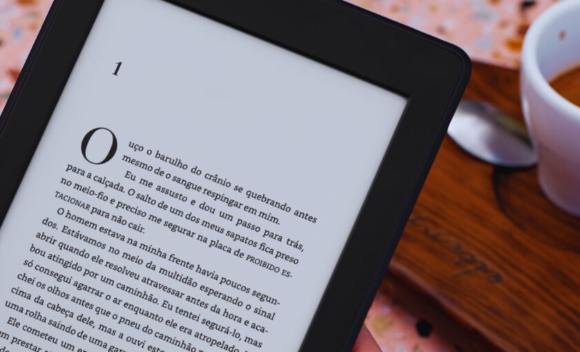 Livro Verity - Melhores Frases e sinopse do thriller de Colleen Hoover